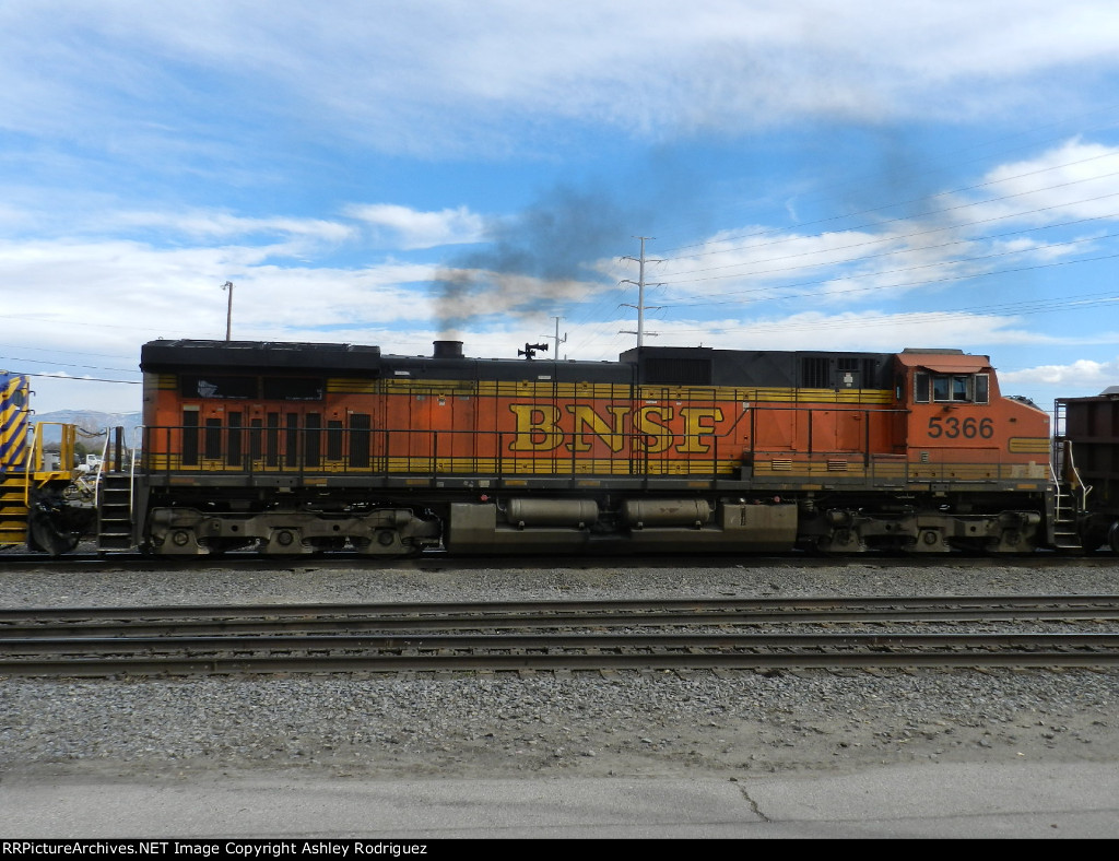 BNSF 5366